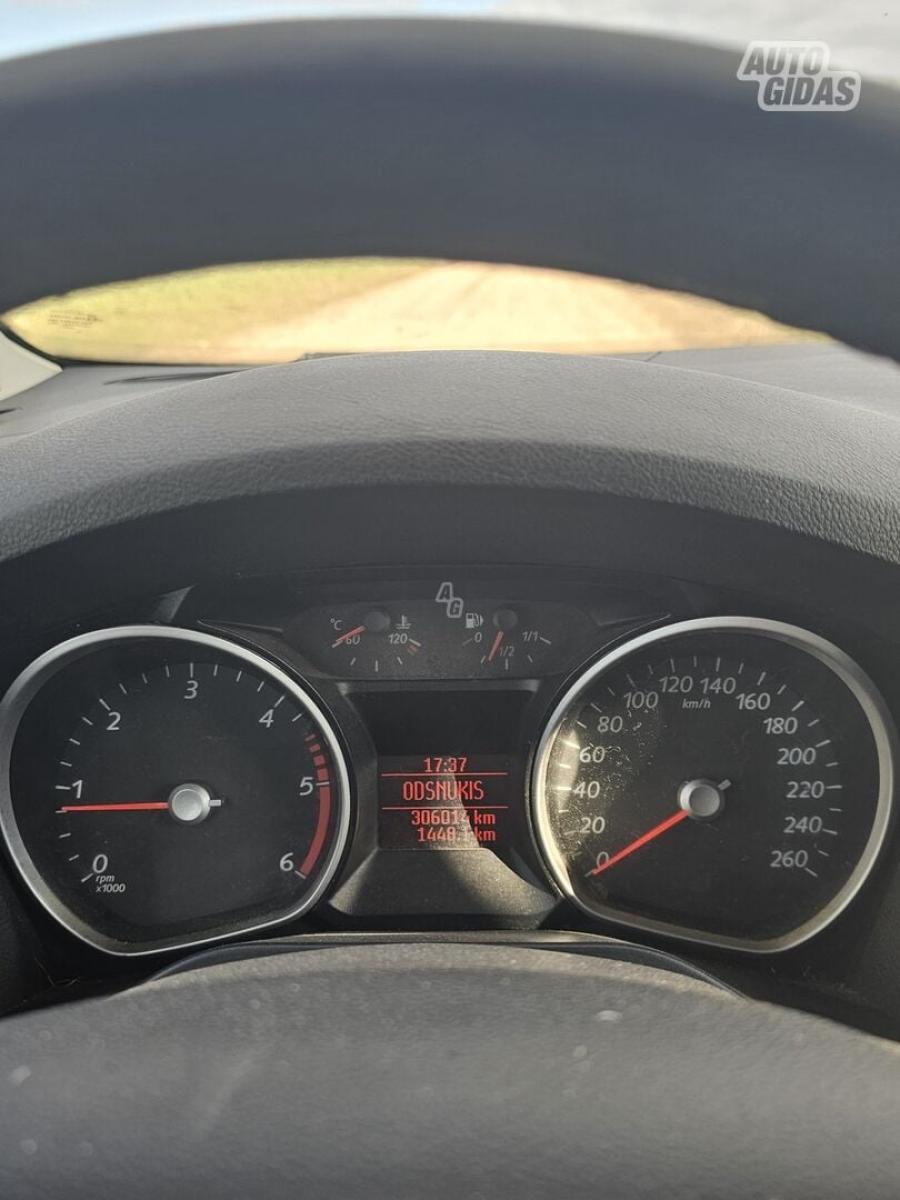 Ford Galaxy 2006 in Siauliai, with an engine capacity of 2.00 L and mileage of 300 thousand km for 2200 €, photo 7 on AUTOMOTO.COM.LV