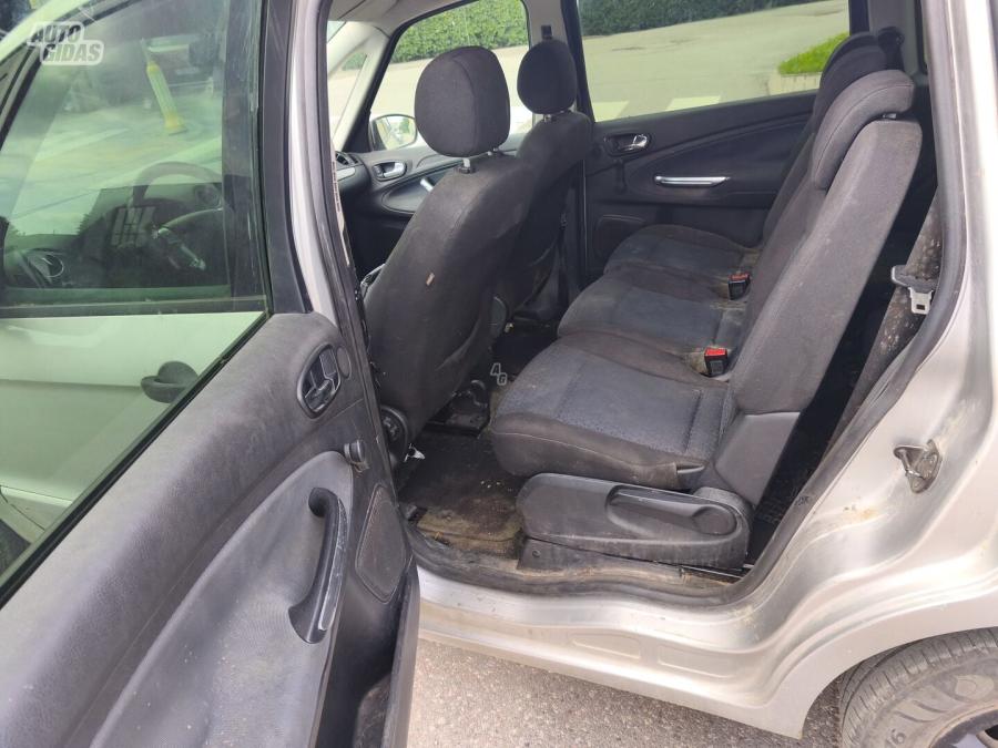 Ford Galaxy 2006 in Kaunas, with an engine capacity of 1.80 L and mileage of 320 thousand km for 600 €, photo 11 on AUTOMOTO.COM.LV