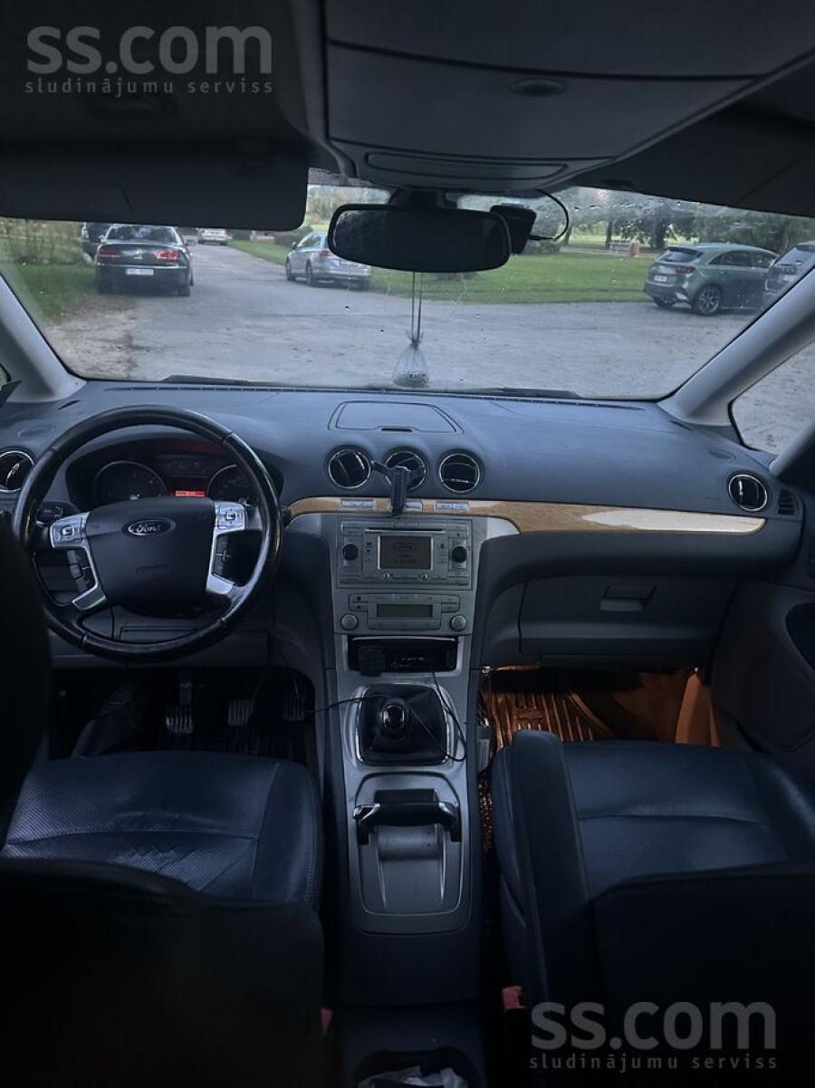 Ford Galaxy 2006 in Riga, with an engine capacity of 1.80 L and mileage of 390 thousand km for 2190 €, photo 7 on AUTOMOTO.COM.LV