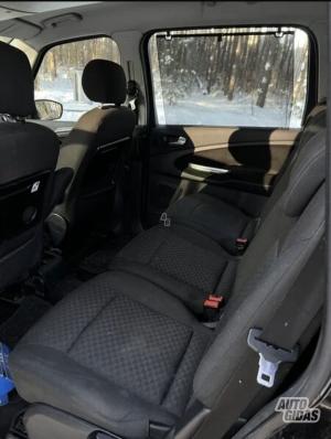 Ford Galaxy 2007 in Vilnius, with an engine capacity of 2.00 L and mileage of 400 thousand km for 2490 €, photo 12 on AUTOMOTO.COM.LV