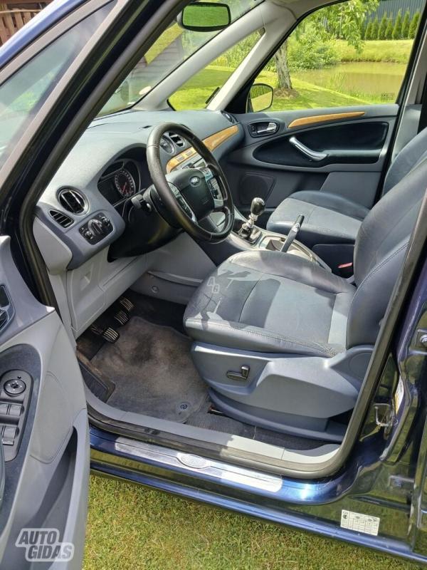 Ford Galaxy 2007 in Plunge, with an engine capacity of 1.80 L and mileage of 380 thousand km for 2999 €, photo 8 on AUTOMOTO.COM.LV