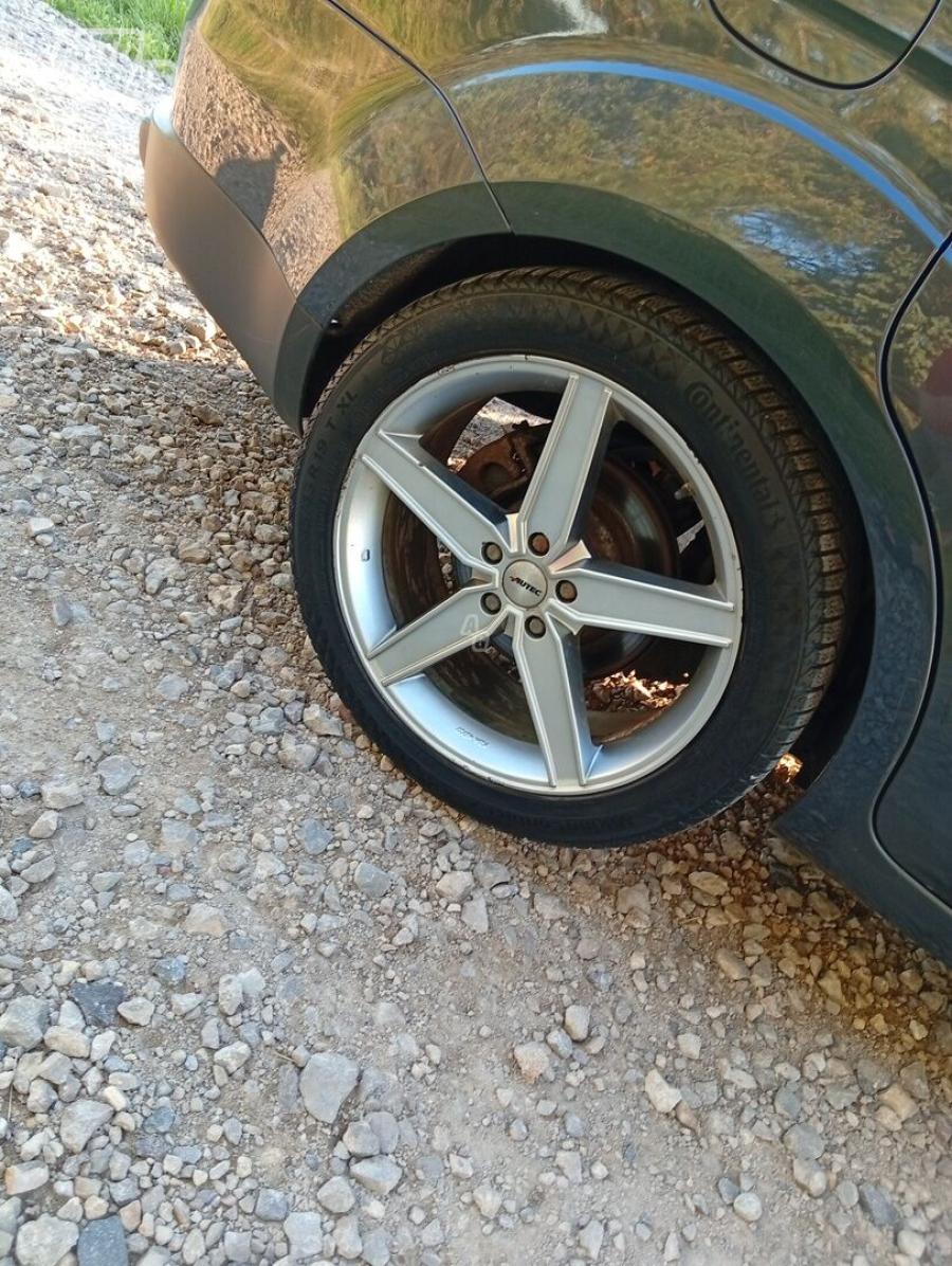 Ford Galaxy 2007 in Marijampole, with an engine capacity of 2.00 L and mileage of 300 thousand km for 3800 €, photo 8 on AUTOMOTO.COM.LV