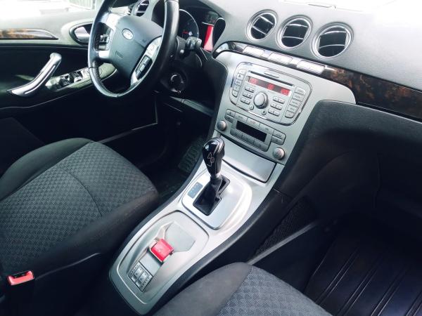 Ford Galaxy 2008 in Druskininkai, with an engine capacity of 2.00 L and mileage of 250 thousand km for 4400 €, photo 6 on AUTOMOTO.COM.LV