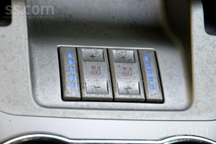 Ford Galaxy 2009 in Riga, with an engine capacity of 2.00 L and mileage of 290 thousand km for 4750 €, photo 16 on AUTOMOTO.COM.LV