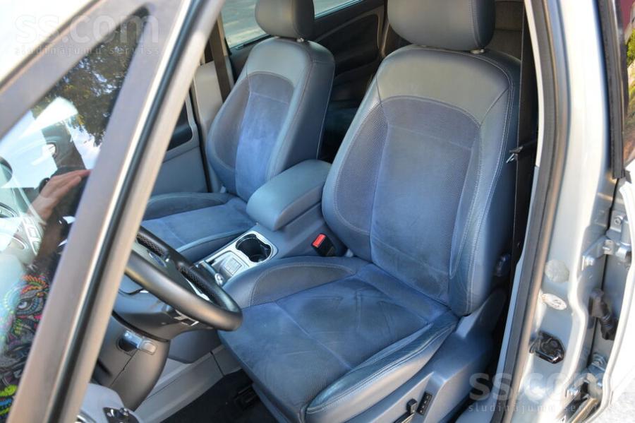 Ford Galaxy 2009 in Riga, with an engine capacity of 2.00 L and mileage of 290 thousand km for 4750 €, photo 18 on AUTOMOTO.COM.LV