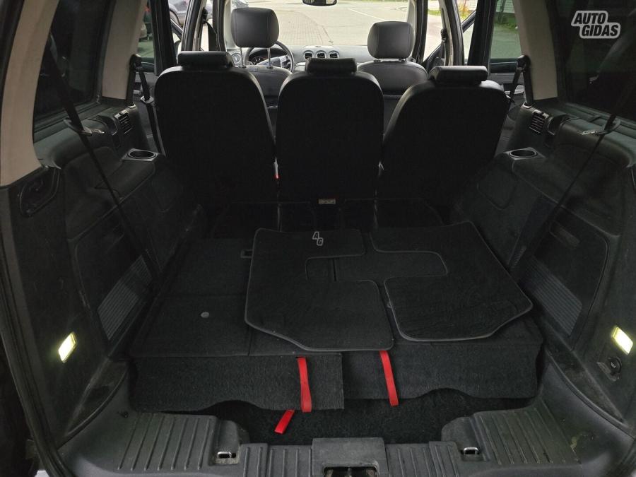 Ford Galaxy 2009 in Radviliskis, with an engine capacity of 2.20 L and mileage of 383 thousand km for 2850 €, photo 18 on AUTOMOTO.COM.LV