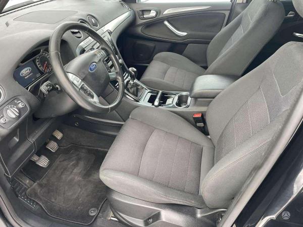 Ford Galaxy 2010 in Panevezys, with an engine capacity of 2.00 L and mileage of 263 thousand km for 4600 €, photo 7 on AUTOMOTO.COM.LV