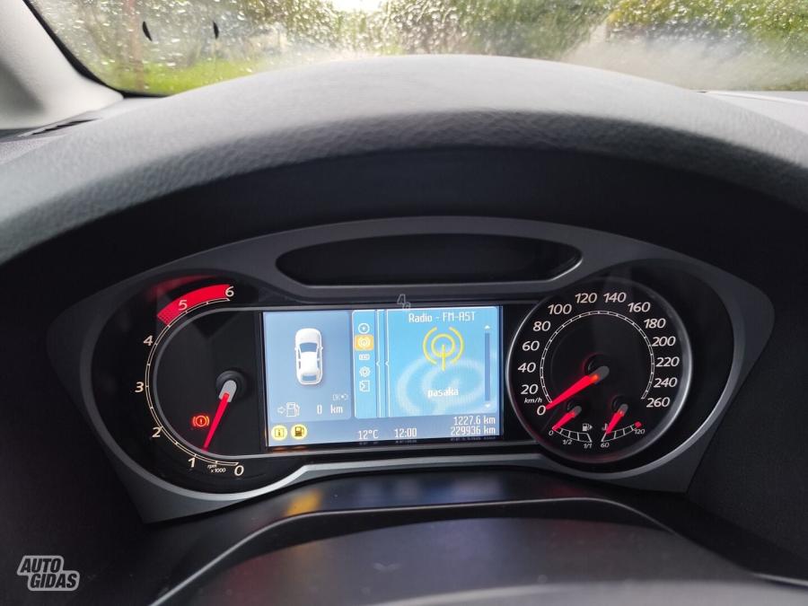 Ford Galaxy 2010 Mažeikiai, ar dzinēja tilpumu 2.00 L un nobraukumu 228 tūkst. km par 5100 €, foto 25 vietnē AUTOMOTO.COM.LV