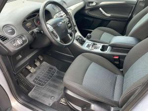 Ford Galaxy 2011 in Panevezys, with an engine capacity of 2.00 L and mileage of 263 thousand km for 4600 €, photo 12 on AUTOMOTO.COM.LV