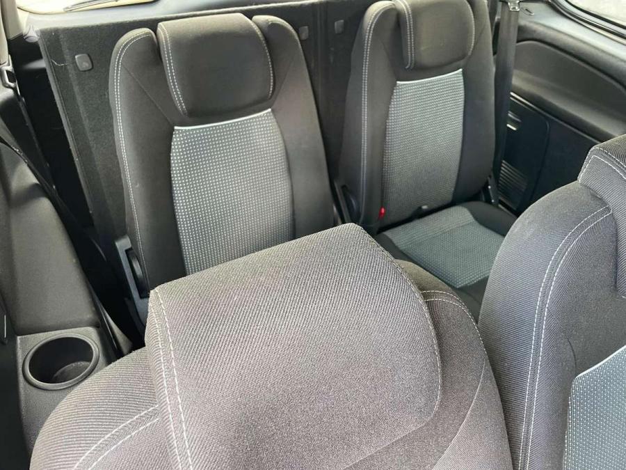 Ford Galaxy 2011 in Panevezys, with an engine capacity of 2.00 L and mileage of 263 thousand km for 4600 €, photo 18 on AUTOMOTO.COM.LV