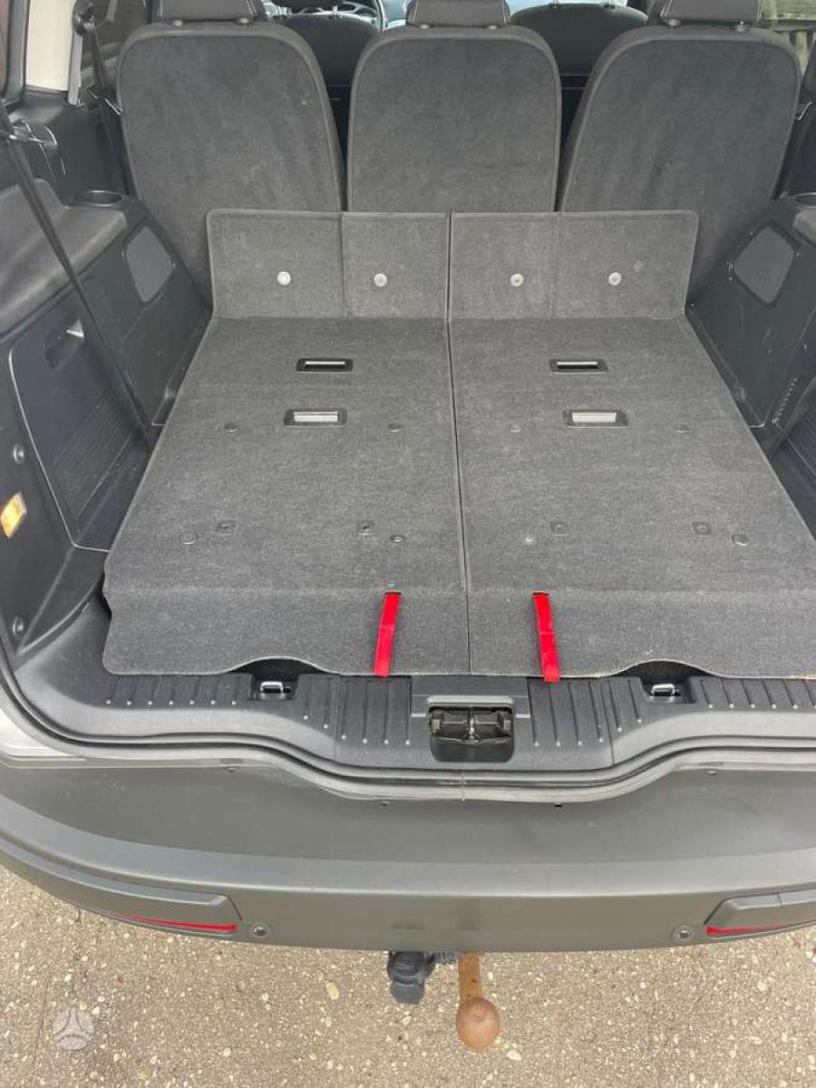 Ford Galaxy 2011 in Panevezys, with an engine capacity of 2.00 L and mileage of 263 thousand km for 4600 €, photo 21 on AUTOMOTO.COM.LV