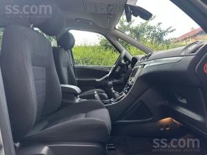 Ford Galaxy 2012 Tukums, ar dzinēja tilpumu 2.00 L un nobraukumu 310 tūkst. km par 5990 €, foto 17 vietnē AUTOMOTO.COM.LV