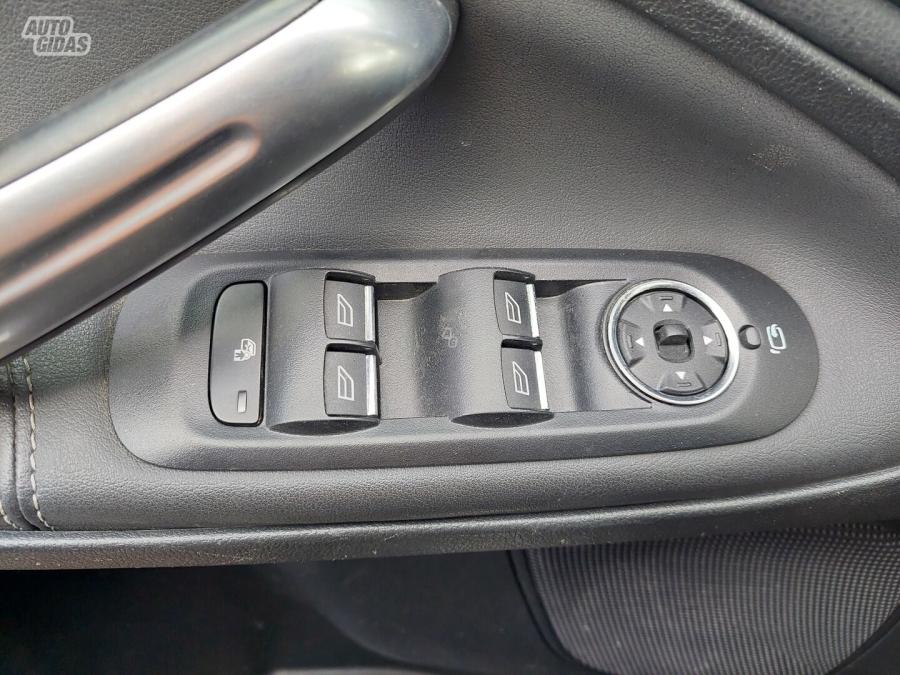 Ford Galaxy 2014 in Radviliskis, with an engine capacity of 2.00 L and mileage of 261 thousand km for 5950 €, photo 17 on AUTOMOTO.COM.LV
