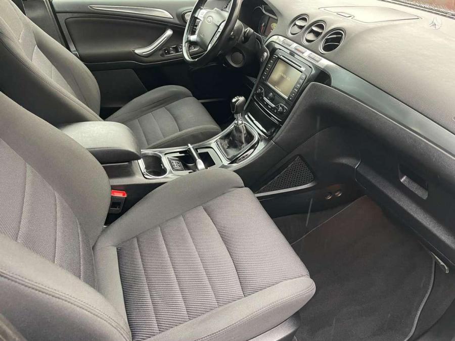 Ford Galaxy 2015 in Panevezys, with an engine capacity of 2.00 L and mileage of 263 thousand km for 5800 €, photo 14 on AUTOMOTO.COM.LV