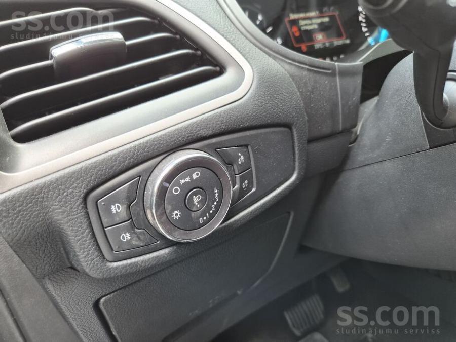 Ford Galaxy 2017 Rīga, ar dzinēja tilpumu 2.00 L un nobraukumu 254 tūkst. km par 9000 €, foto 20 vietnē AUTOMOTO.COM.LV