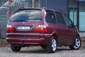 Red Ford Galaxy 2004 in Riga, with an engine capacity of 2.30 L and mileage of 283 thousand km for 1490 €, photo 6 on AUTOMOTO.COM.LV