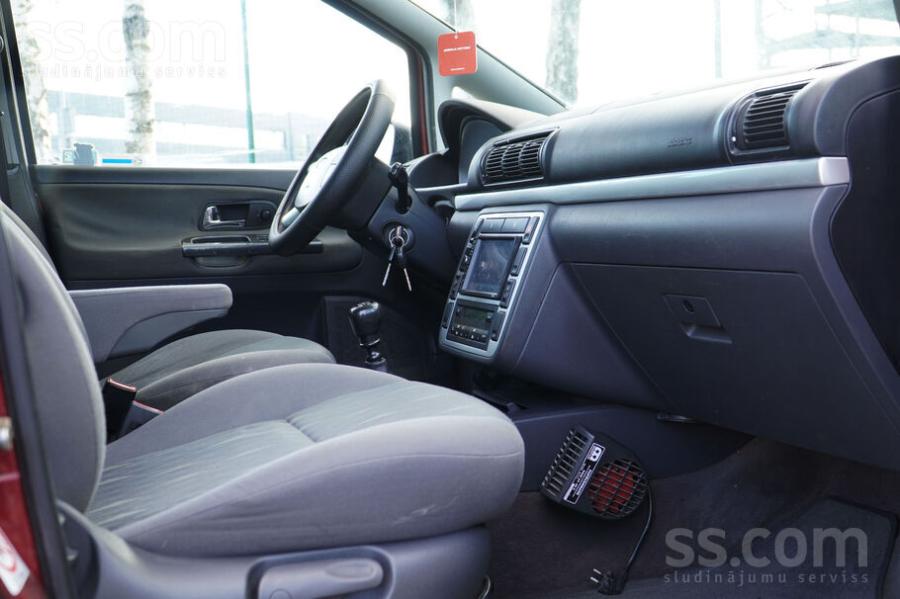 Red Ford Galaxy 2004 in Riga, with an engine capacity of 2.30 L and mileage of 283 thousand km for 1490 €, photo 12 on AUTOMOTO.COM.LV