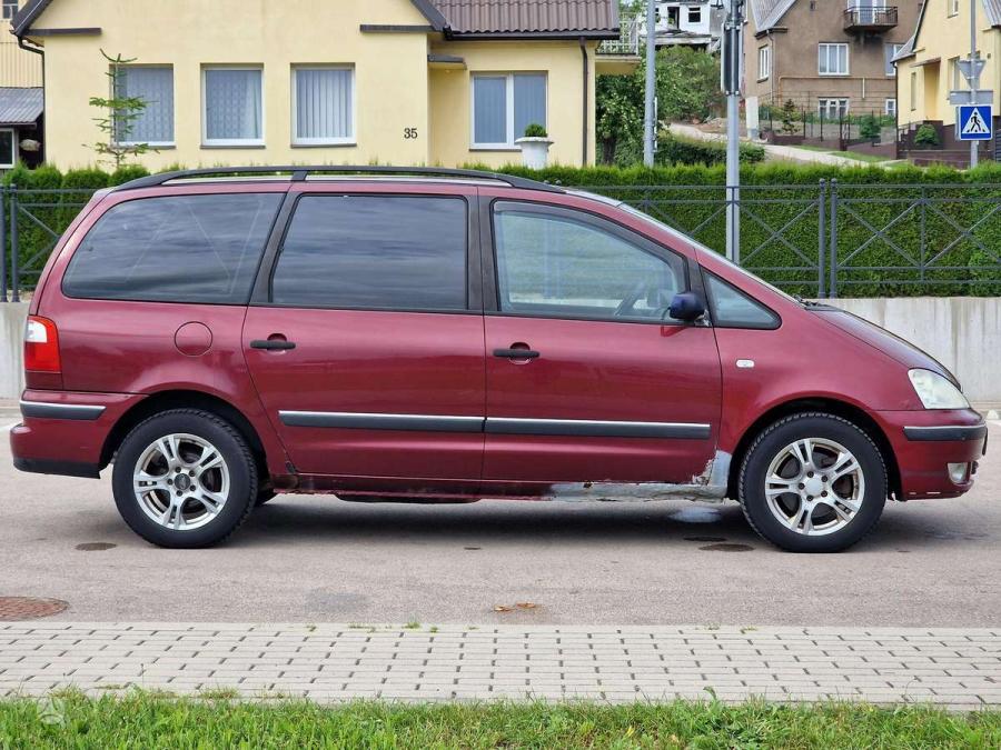 Red Ford Galaxy 2004 in Telschi, with an engine capacity of 1.90 L and mileage of 326 thousand km for 1200 €, photo 8 on AUTOMOTO.COM.LV