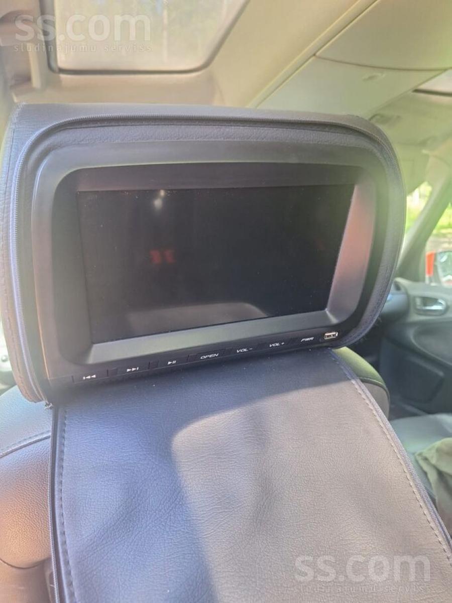Sarkans Ford Galaxy 2006 Rīga, ar dzinēja tilpumu 2.00 L un nobraukumu 417 tūkst. km par 1650 €, foto 7 vietnē AUTOMOTO.COM.LV