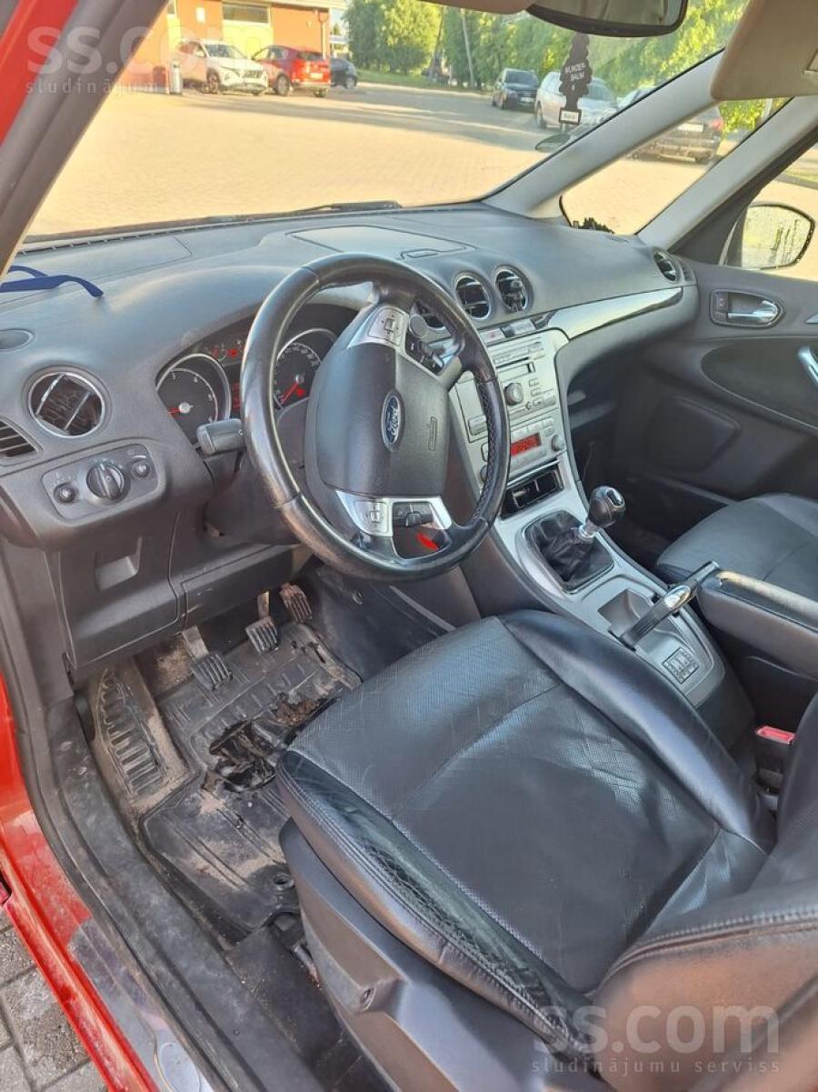 Sarkans Ford Galaxy 2006 Rīga, ar dzinēja tilpumu 2.00 L un nobraukumu 417 tūkst. km par 1650 €, foto 10 vietnē AUTOMOTO.COM.LV