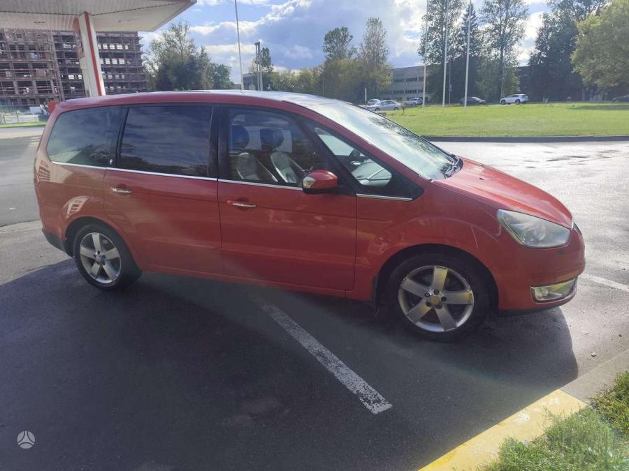 Red Ford Galaxy 2007 in Vilnius, with an engine capacity of 2.00 L and mileage of 409 thousand km for 3500 €, photo 3 on AUTOMOTO.COM.LV
