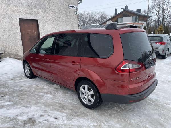 Sarkans Ford Galaxy 2008 Jurbarkas, ar dzinēja tilpumu 2.00 L un nobraukumu 212 tūkst. km par 4150 €, foto 3 vietnē AUTOMOTO.COM.LV