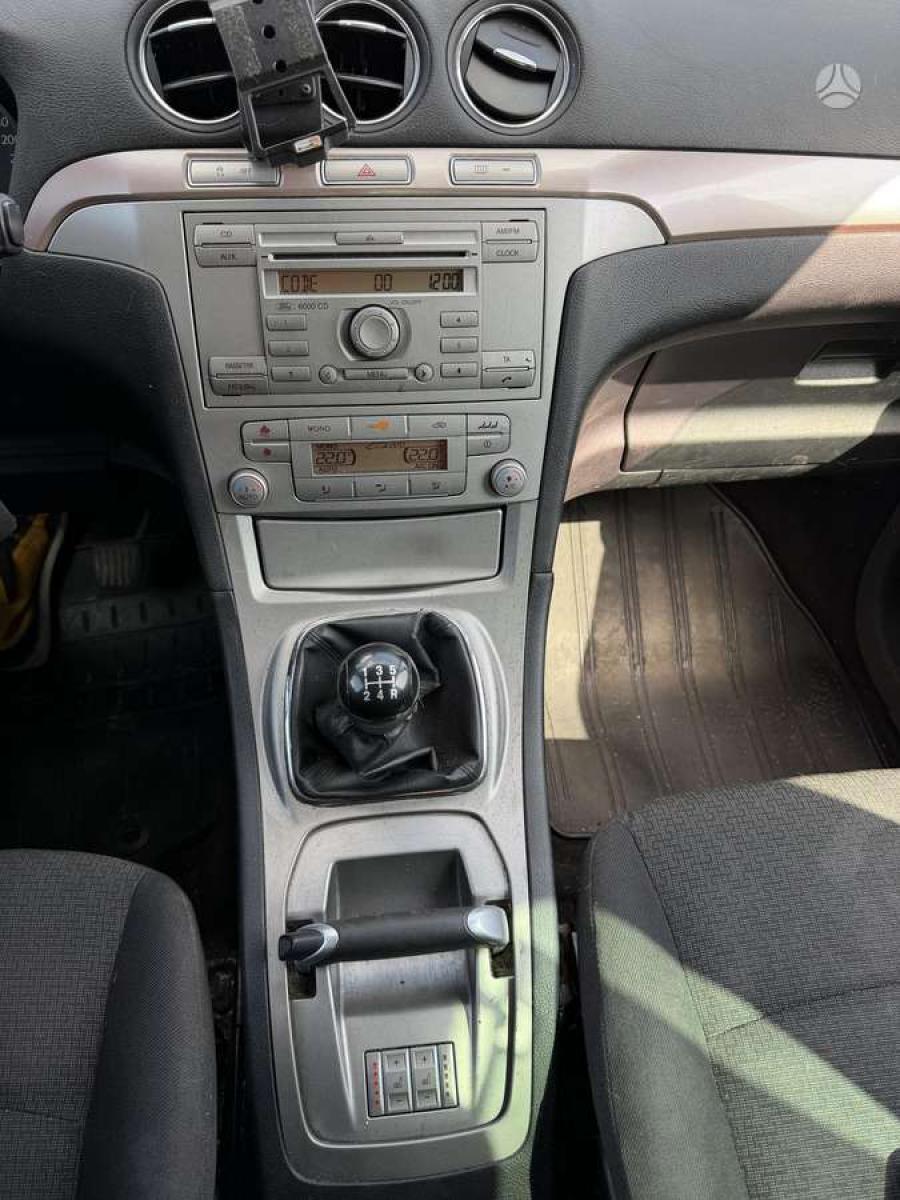 Red Ford Galaxy 2008 in Kaunas, with an engine capacity of 2.00 L and mileage of 315 thousand km for 1699 €, photo 14 on AUTOMOTO.COM.LV