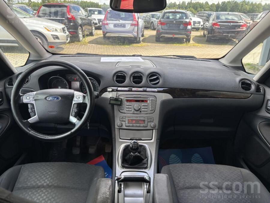 Red Ford Galaxy 2009 in Talsi, with an engine capacity of 2.00 L and mileage of 0 thousand km for 2770 €, photo 12 on AUTOMOTO.COM.LV