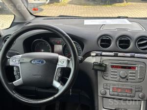 Red Ford Galaxy 2009 in Talsi, with an engine capacity of 2.00 L and mileage of 0 thousand km for 2770 €, photo 13 on AUTOMOTO.COM.LV