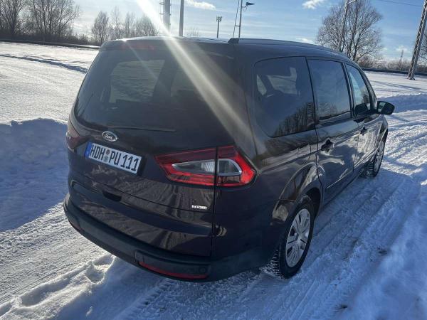 Sarkans Ford Galaxy 2011 Šauļi, ar dzinēja tilpumu 2.00 L un nobraukumu 270 tūkst. km par 3990 €, foto 5 vietnē AUTOMOTO.COM.LV