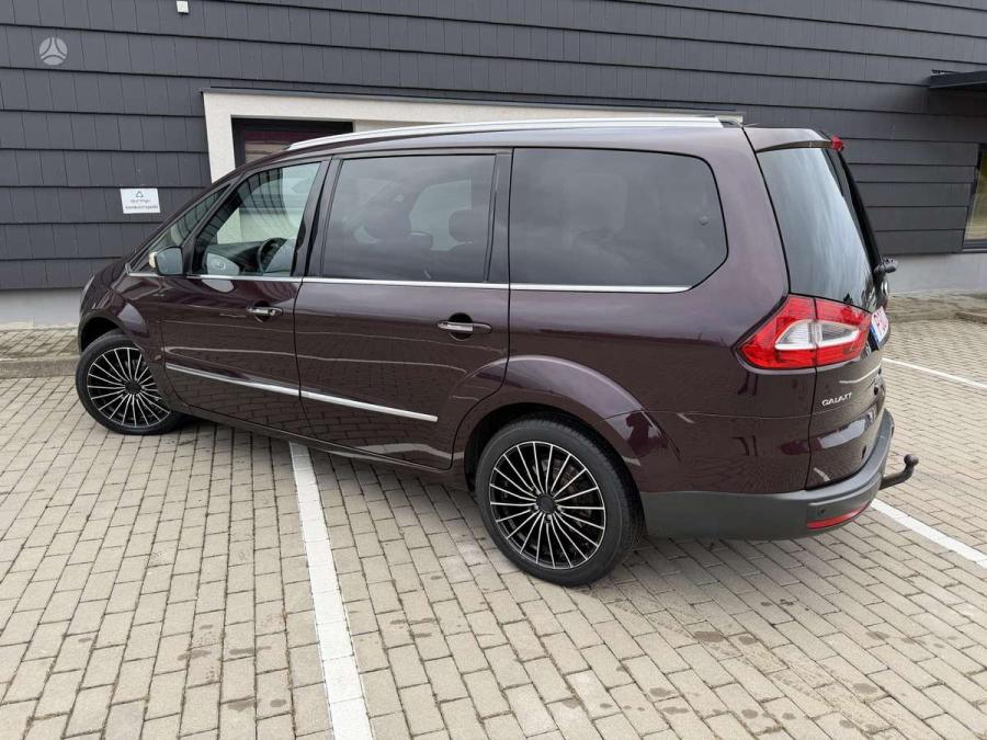 Red Ford Galaxy 2012 in Kaunas, with an engine capacity of 1.56 L and mileage of 266 thousand km for 6750 €, photo 3 on AUTOMOTO.COM.LV