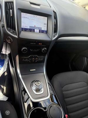 Red Ford Galaxy 2020 in Taurage, with an engine capacity of 2.00 L and mileage of 199 thousand km for 9400 €, photo 11 on AUTOMOTO.COM.LV