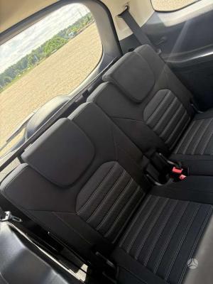 Red Ford Galaxy 2020 in Taurage, with an engine capacity of 2.00 L and mileage of 199 thousand km for 9400 €, photo 14 on AUTOMOTO.COM.LV