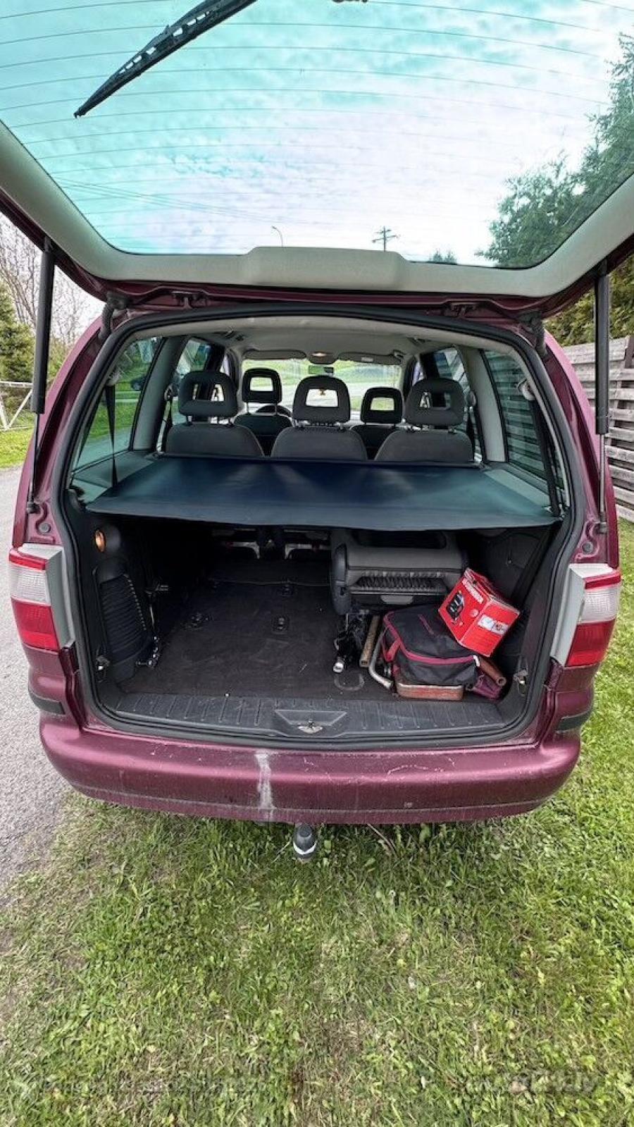 Sarkans Ford Galaxy 2002 Tallina, ar dzinēja tilpumu 2.00 L un nobraukumu 249 tūkst. km par 1600 €, foto 6 vietnē AUTOMOTO.COM.LV