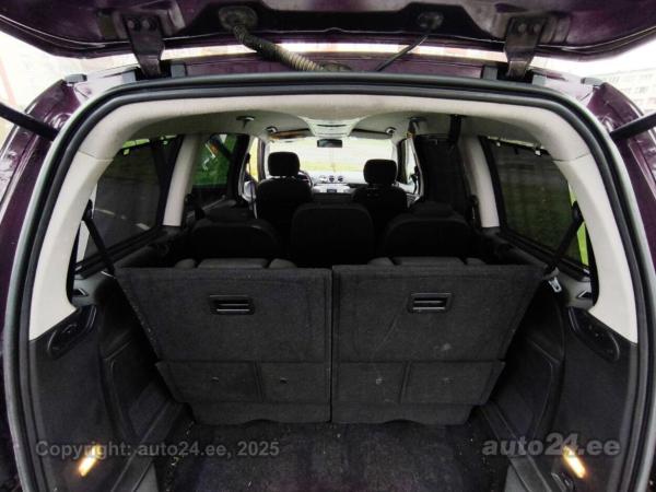 Red Ford Galaxy 2010 in Narva, with an engine capacity of 2.00 L and mileage of 445 thousand km for 4200 €, photo 11 on AUTOMOTO.COM.LV