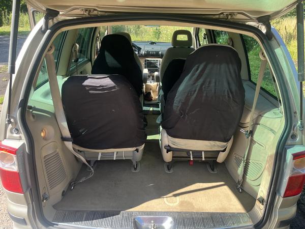 Ford Galaxy 2005 Otepē, ar dzinēja tilpumu 2.30 L un nobraukumu 250 tūkst. km par 1500 €, foto 6 vietnē AUTOMOTO.COM.LV