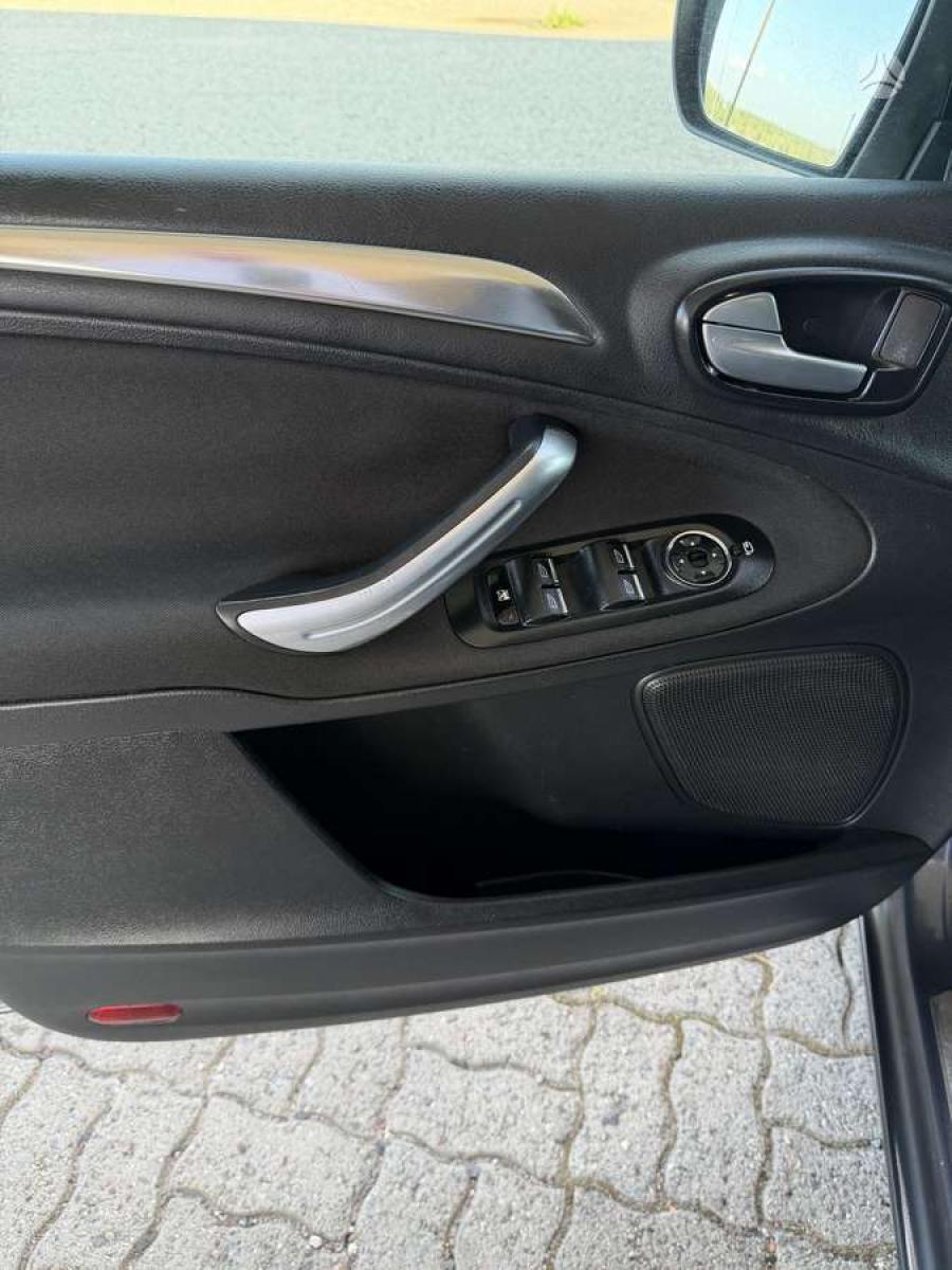 Violets Ford Galaxy 2011 Viļņa, ar dzinēja tilpumu 2.20 L un nobraukumu 286 tūkst. km par 4550 €, foto 22 vietnē AUTOMOTO.COM.LV