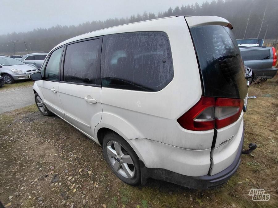 White Ford Galaxy 2009 in Vilnius, with an engine capacity of 1.80 L and mileage of 306 thousand km for 1700 €, photo 4 on AUTOMOTO.COM.LV