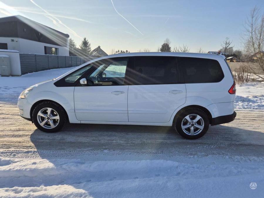 White Ford Galaxy 2009 in Kaunas, with an engine capacity of 2.00 L and mileage of 240 thousand km for 3650 €, photo 9 on AUTOMOTO.COM.LV