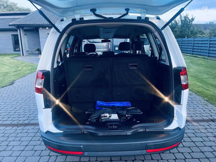 White Ford Galaxy 2011 in Marijampole, with an engine capacity of 1.60 L and mileage of 133 thousand km for 5600 €, photo 19 on AUTOMOTO.COM.LV