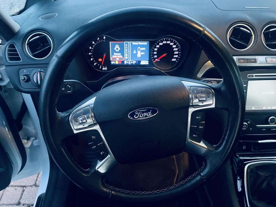 White Ford Galaxy 2011 in Marijampole, with an engine capacity of 1.60 L and mileage of 133 thousand km for 5600 €, photo 22 on AUTOMOTO.COM.LV