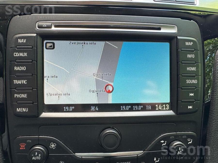 Balts Ford Galaxy 2012 Rīga, ar dzinēja tilpumu 2.00 L un nobraukumu 355 tūkst. km par 4850 €, foto 12 vietnē AUTOMOTO.COM.LV