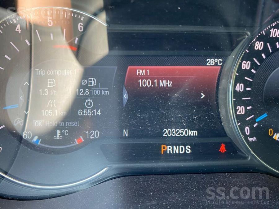 White Ford Galaxy 2018 in Riga, with an engine capacity of 2.00 L and mileage of 203 thousand km for 10900 €, photo 12 on AUTOMOTO.COM.LV