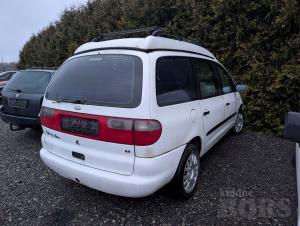 Balts Ford Galaxy 1999 Tallina, ar dzinēja tilpumu 0.00 L un nobraukumu 21 tūkst. km par 690 €, foto 2 vietnē AUTOMOTO.COM.LV