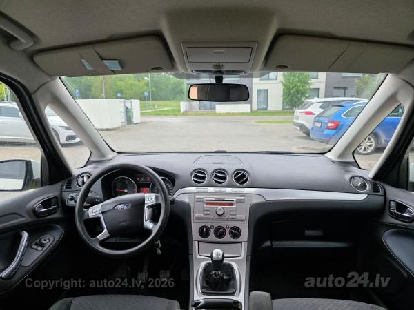 White Ford Galaxy 2007 in Tallinn, with an engine capacity of 1.80 L and mileage of 299 thousand km for 2200 €, photo 7 on AUTOMOTO.COM.LV