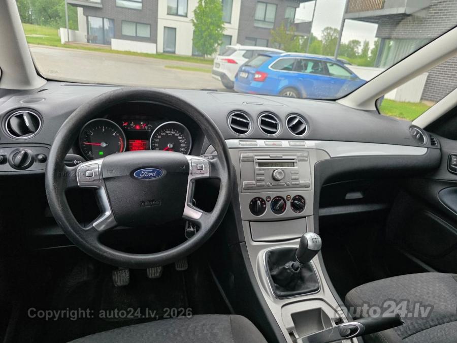 White Ford Galaxy 2007 in Tallinn, with an engine capacity of 1.80 L and mileage of 299 thousand km for 2200 €, photo 9 on AUTOMOTO.COM.LV