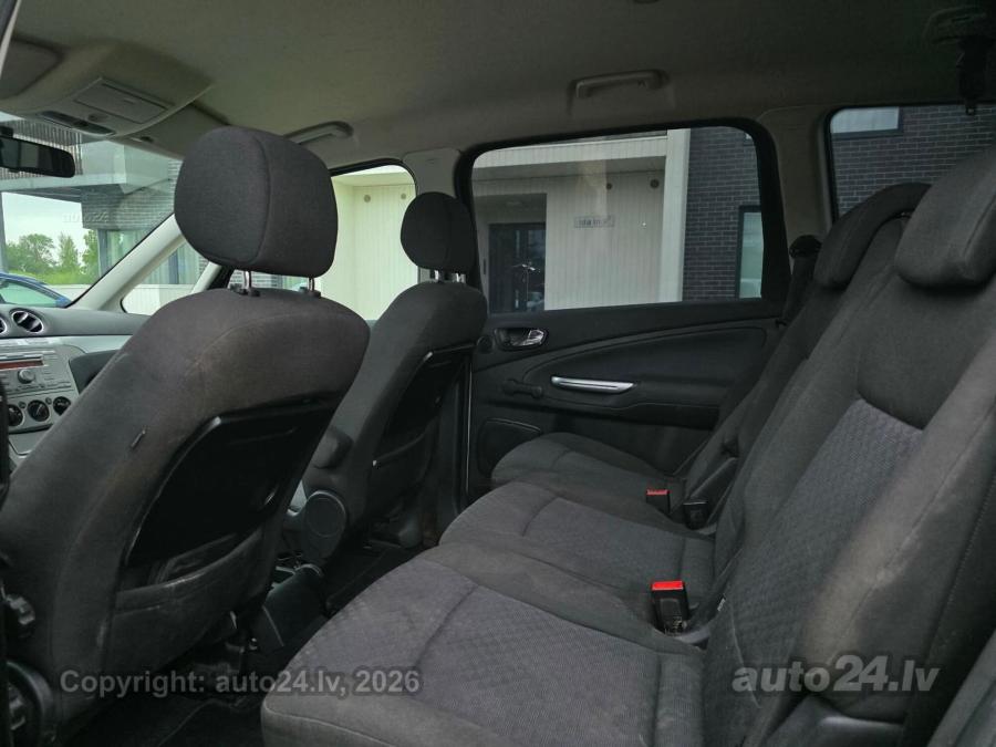 White Ford Galaxy 2007 in Tallinn, with an engine capacity of 1.80 L and mileage of 299 thousand km for 2200 €, photo 10 on AUTOMOTO.COM.LV