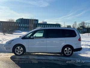 White Ford Galaxy 2014 in Tallinn, with an engine capacity of 2.00 L and mileage of 292 thousand km for 8200 €, photo 5 on AUTOMOTO.COM.LV