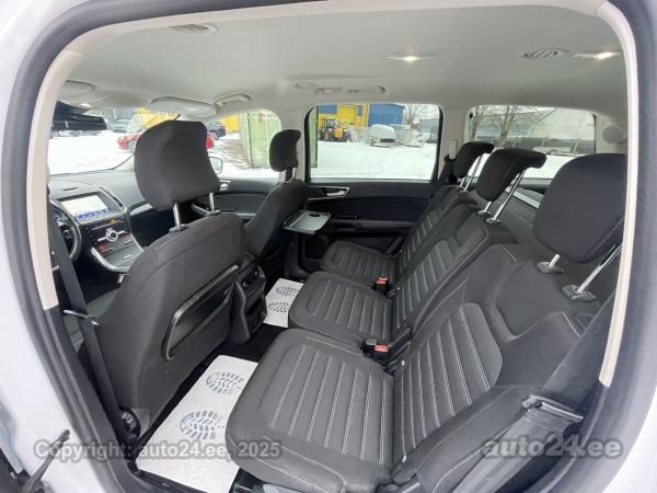 White Ford Galaxy 2020 in Tartu, with an engine capacity of 2.00 L and mileage of 186 thousand km for 18999 €, photo 11 on AUTOMOTO.COM.LV