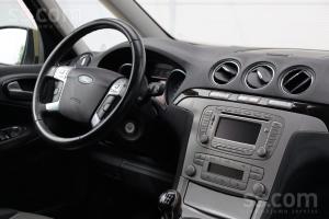 Yellow Ford Galaxy 2008 in Riga, with an engine capacity of 1.80 L and mileage of 0 thousand km for 3495 €, photo 12 on AUTOMOTO.COM.LV